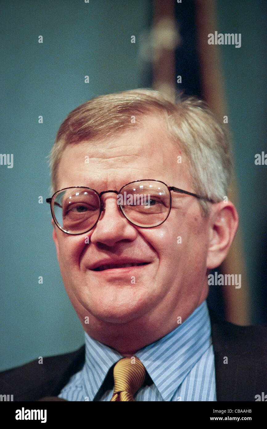 Best selling author and novelist Tom Clancy speaks at the National ...