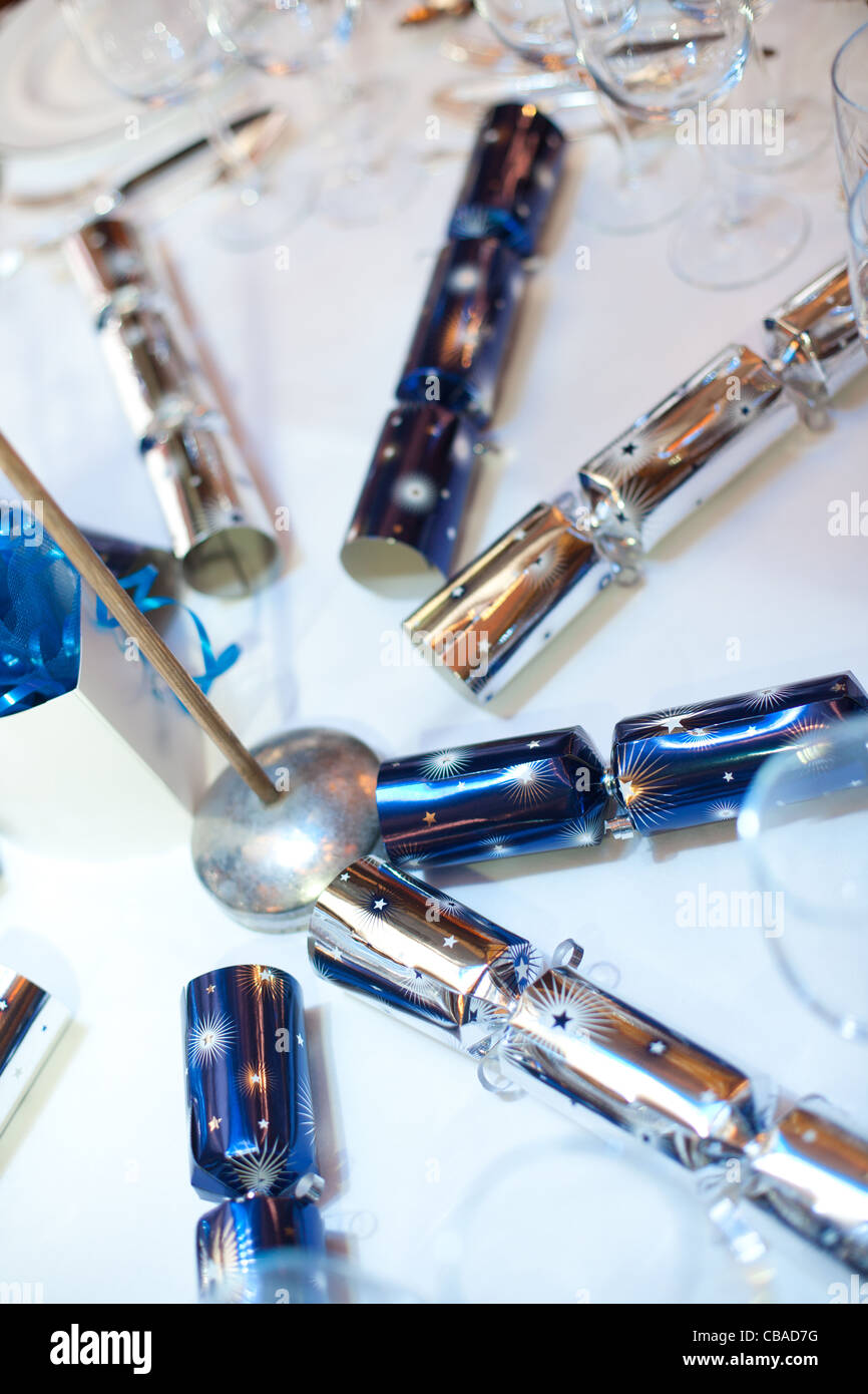 Crackers at a dinner table Stock Photo - Alamy
