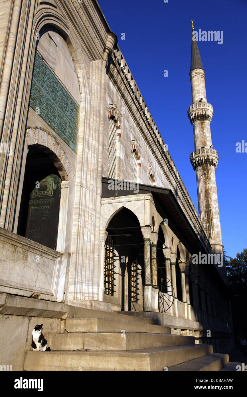 Black stone mosque hi-res stock photography and images - Alamy