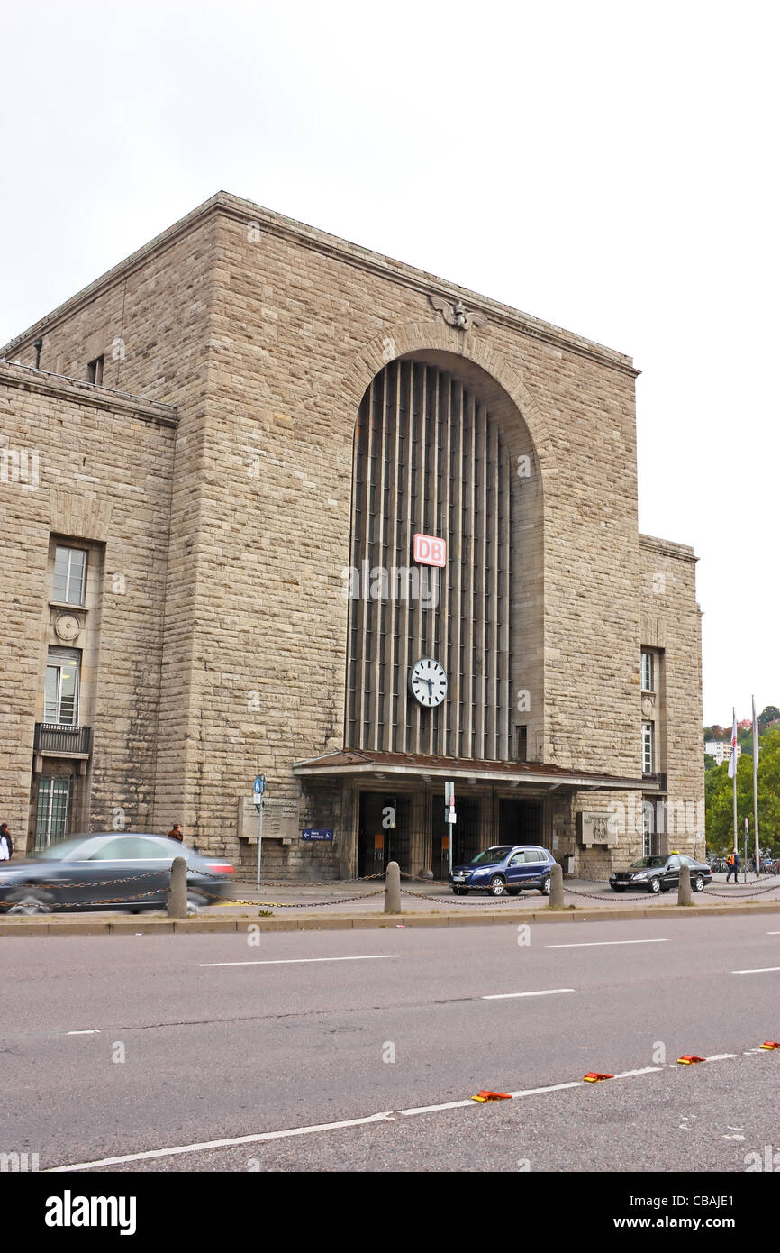 Stuttgart railway station hi-res stock photography and images - Alamy