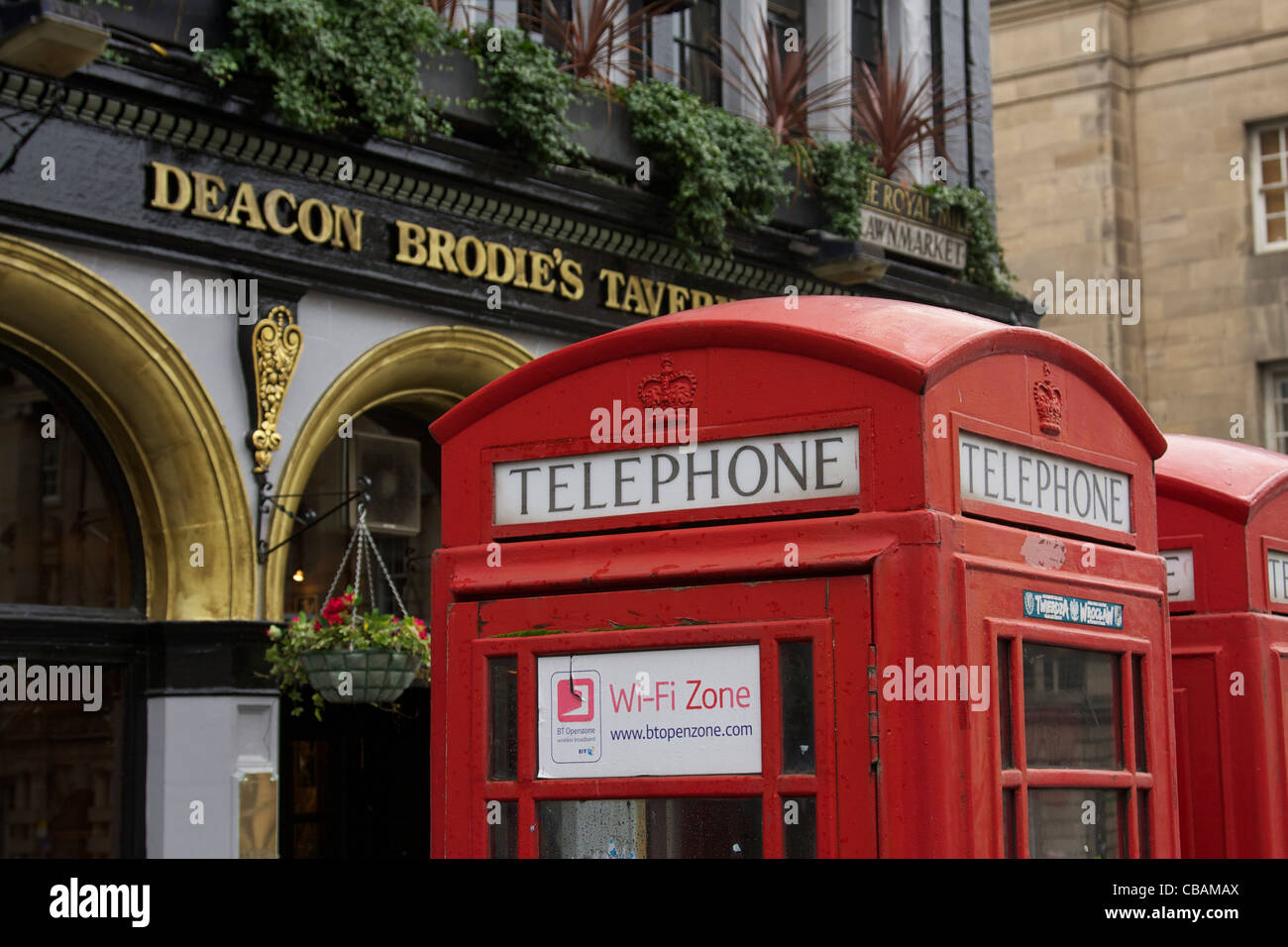 Red telephone box outside Deacon Brodies Tavern Royal Mile Edinburgh ...