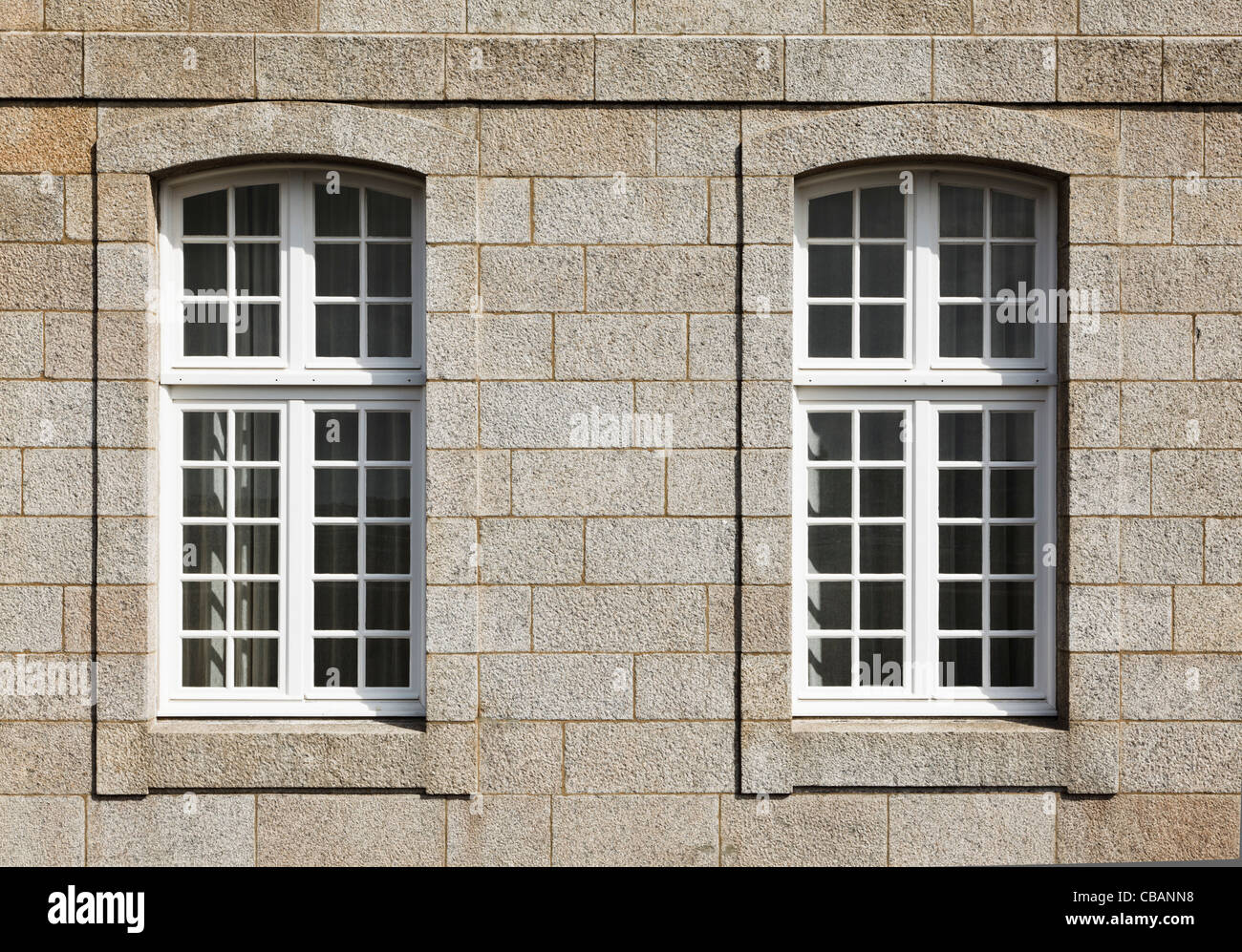 Sash windows house hi-res stock photography and images - Alamy