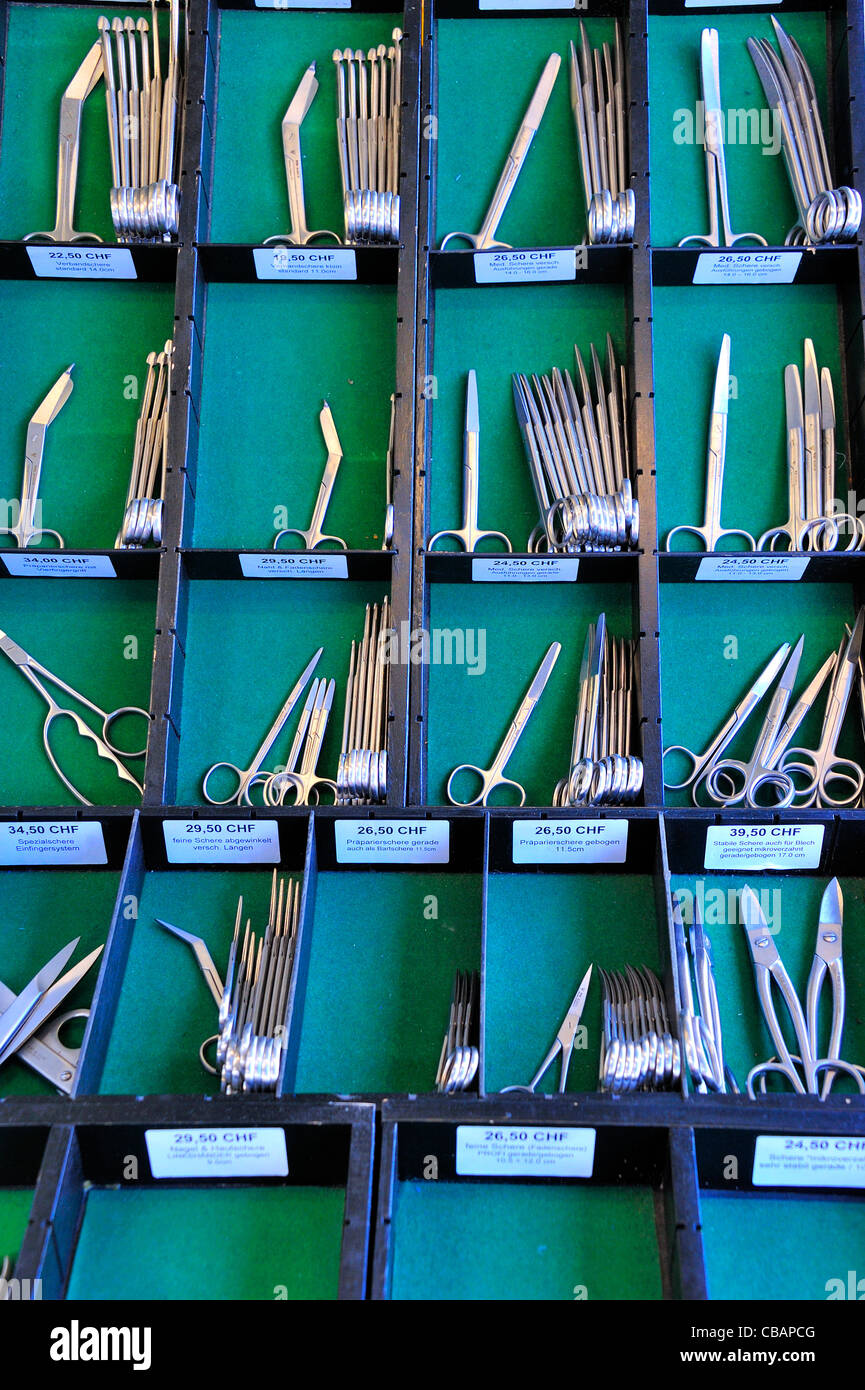 Surgical instruments hi-res stock photography and images - Alamy