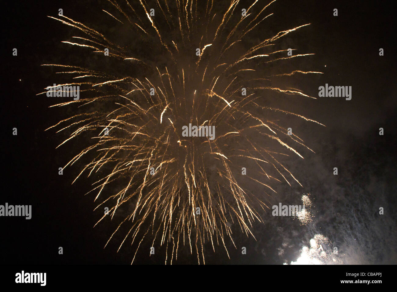 Golden fireworks hi-res stock photography and images - Alamy
