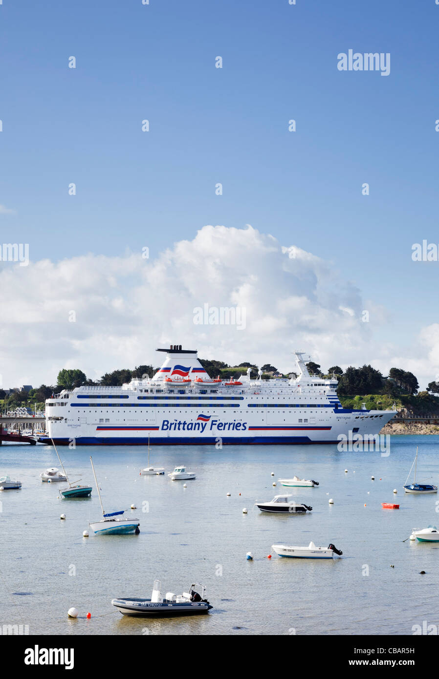 Cross channel ferries hi-res stock photography and images - Alamy