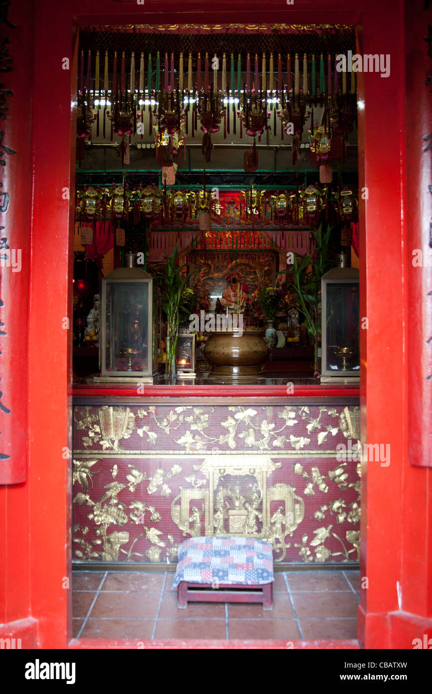The altar of a Kwun Yam Temple Cheung Chau, Hong Kong outlying island ...