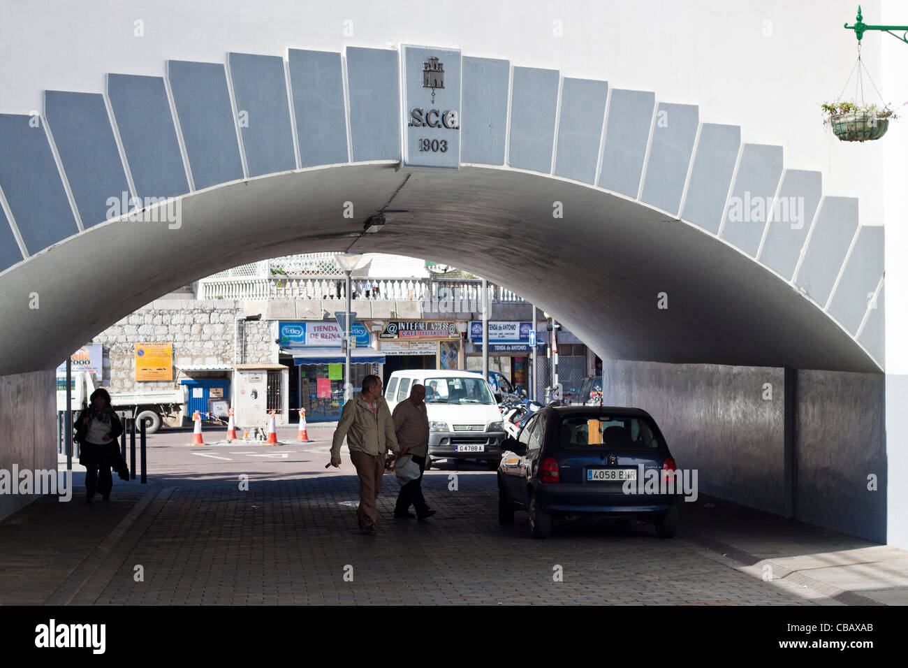 Pedestrian underpass path footpath hi-res stock photography and images ...