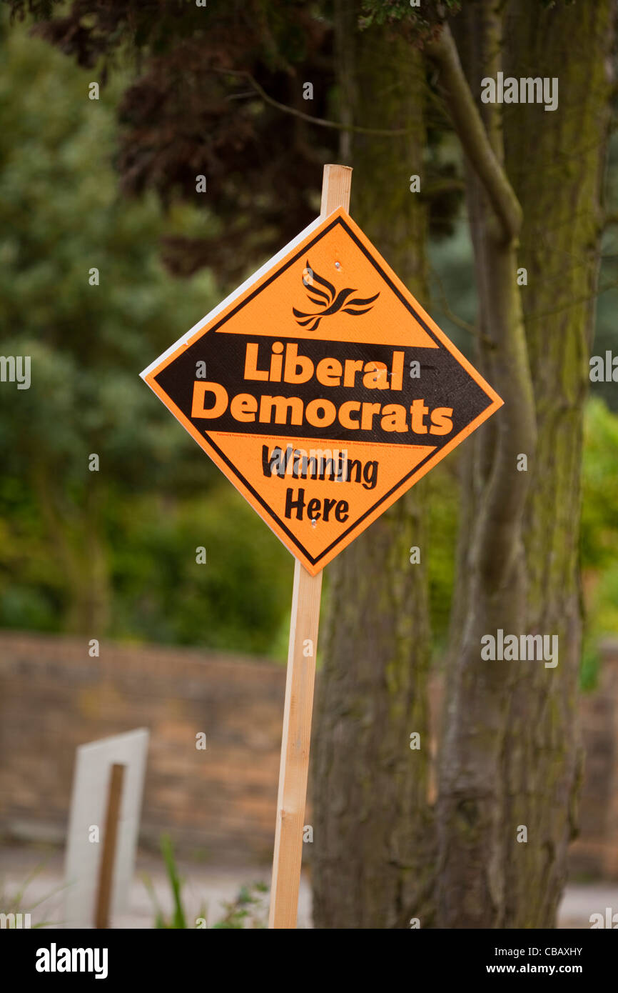 Upright signage hi-res stock photography and images - Alamy