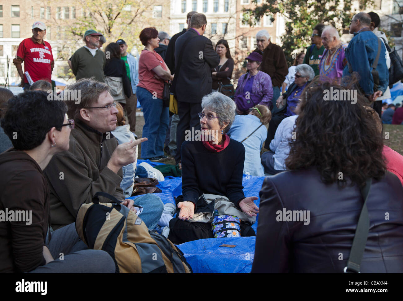 Washington, DC - Interfaith activists meet at the Occupy DC camp in ...