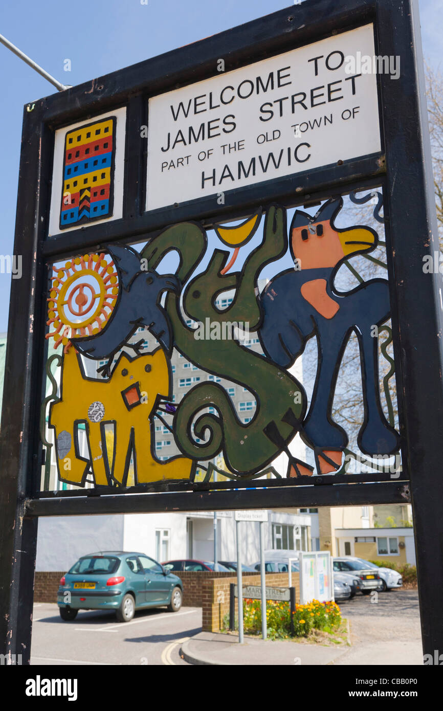 Southampton sign hi-res stock photography and images - Alamy