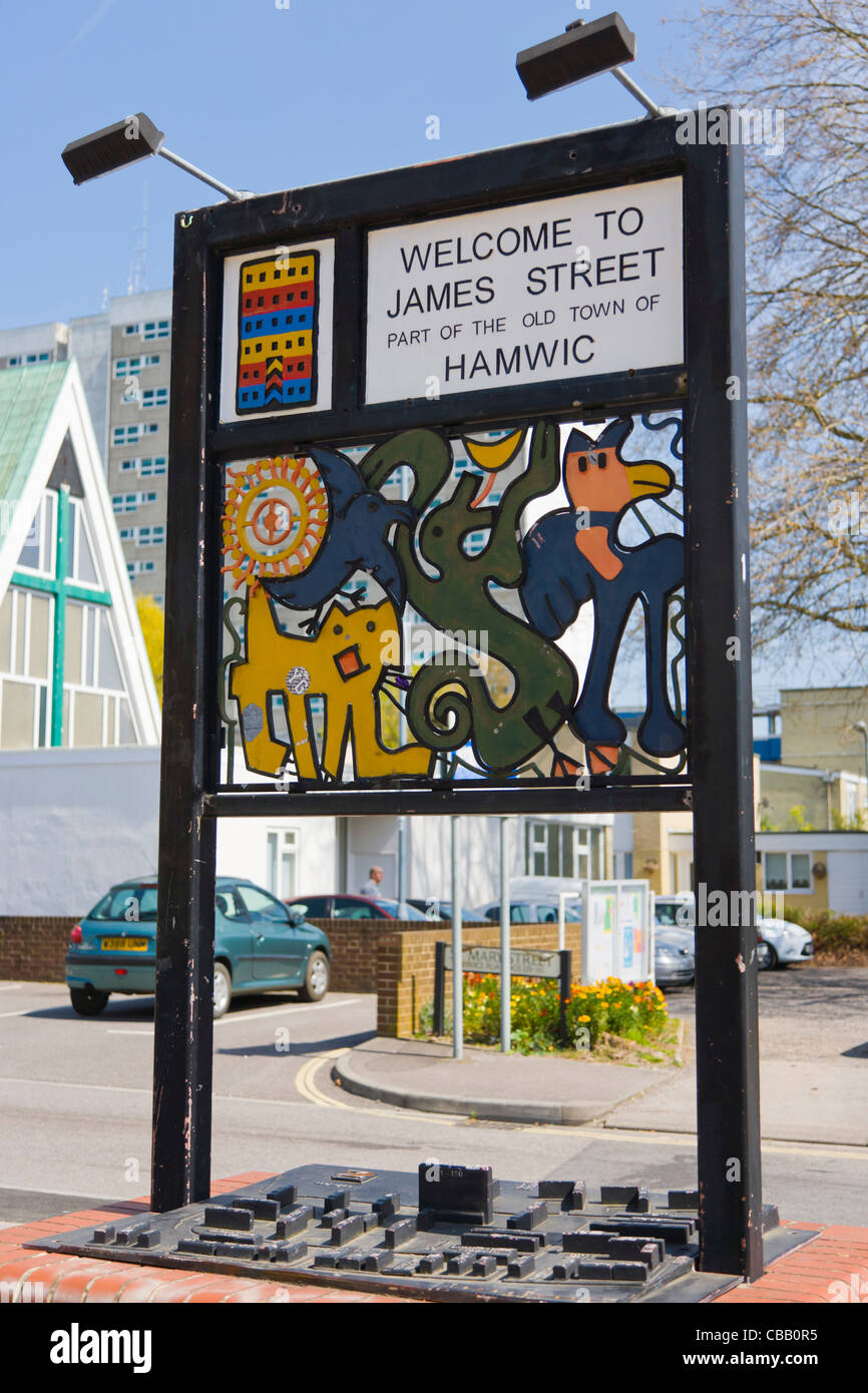 James street welcome sign hi-res stock photography and images - Alamy
