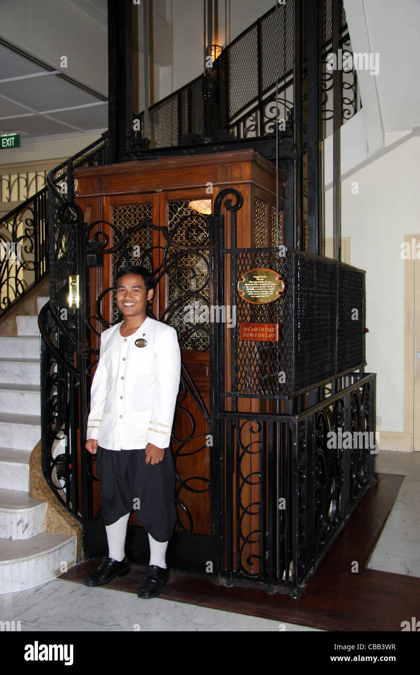 Elevator cage hi-res stock photography and images - Alamy