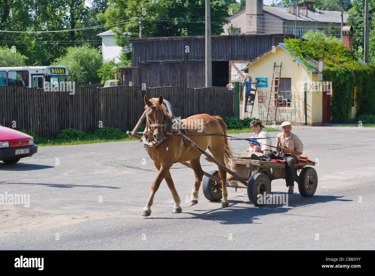 Horse pulling a cart Stock Photo - Alamy
