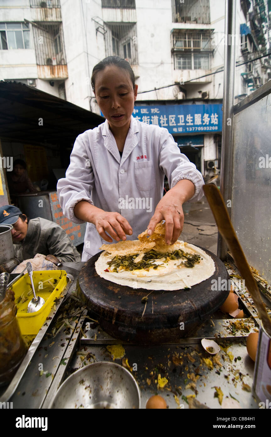 Jian bing chinese crepe hi-res stock photography and images - Alamy