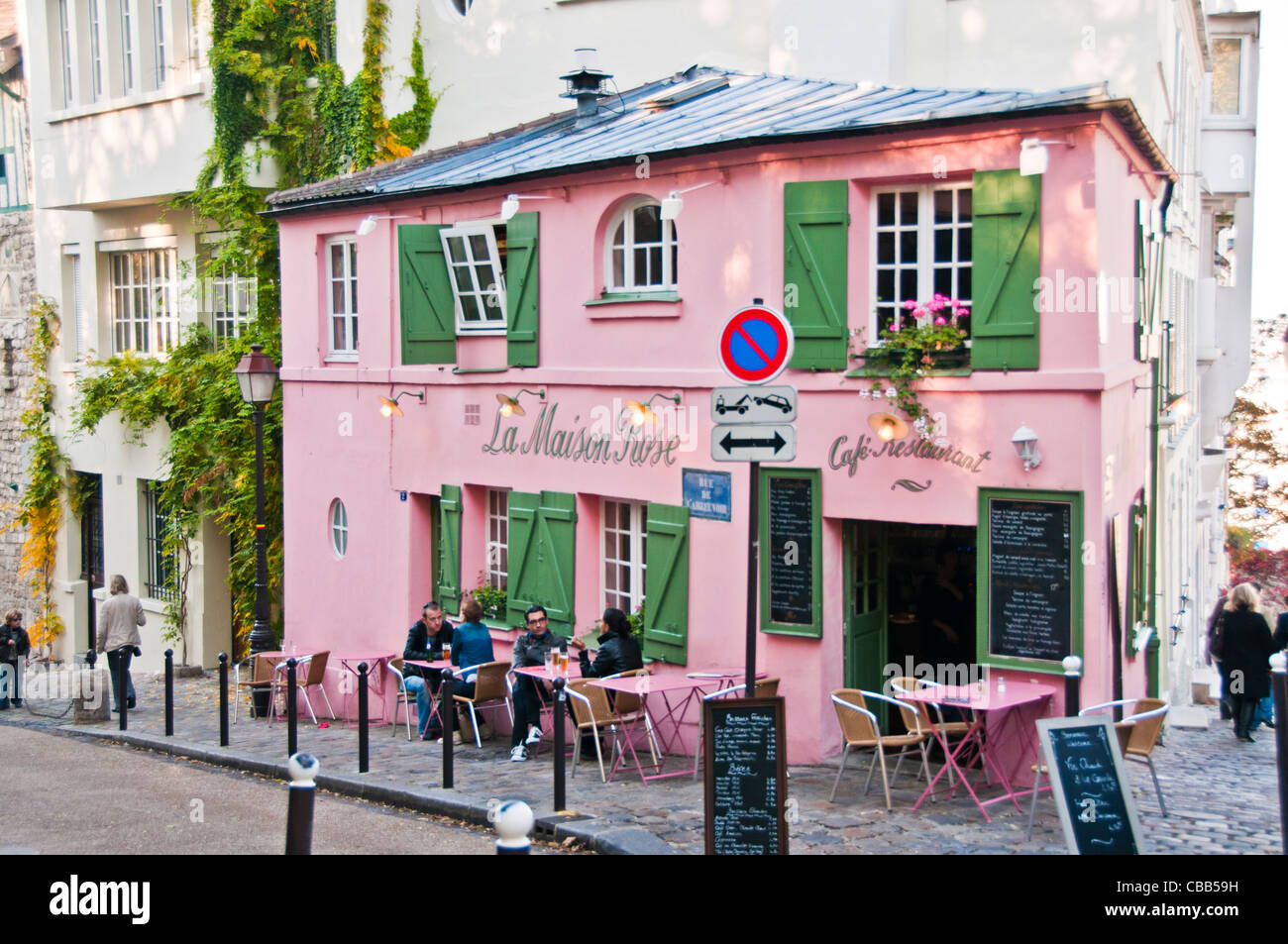 Paris France sidewalk café Stock Photo - Alamy