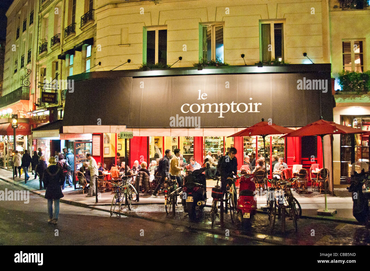 Outdoor restaurant paris hi-res stock photography and images - Alamy