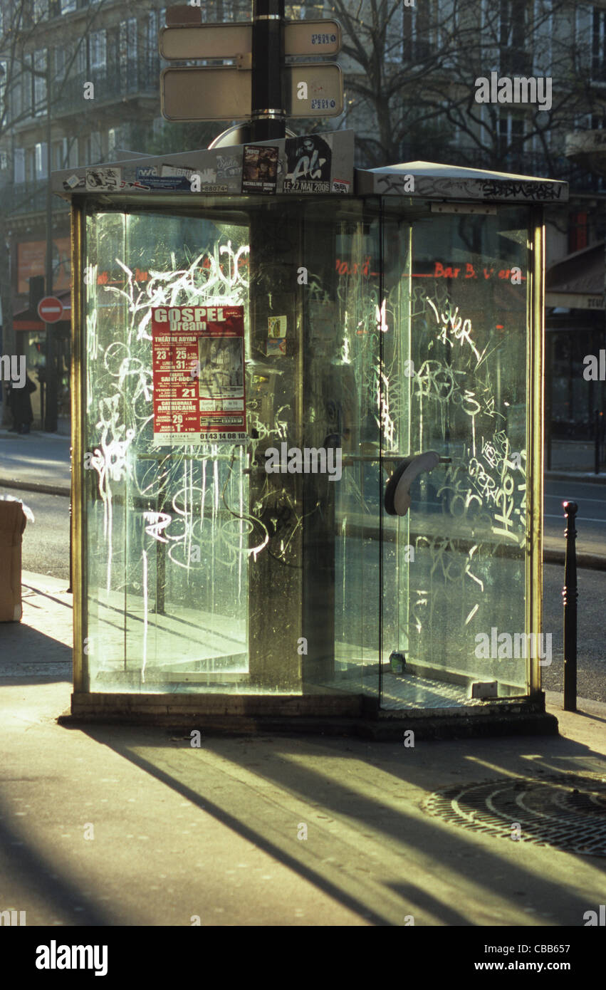 Telephone Booth Paris France High Resolution Stock Photography and ...