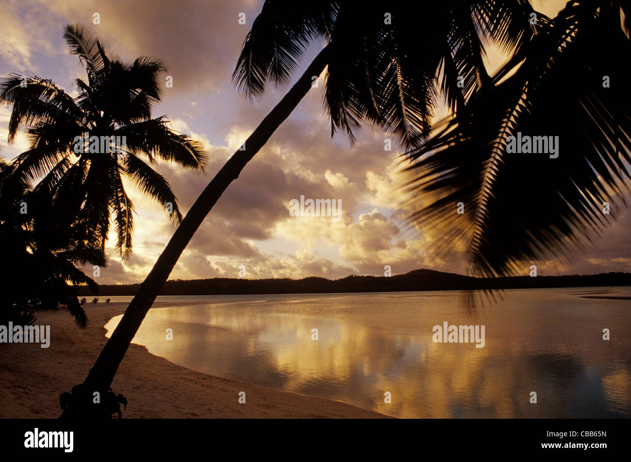 Cook Islands, Kūki 'Āirani, South Pacific Ocean, Aitutaki, beach scenic ...