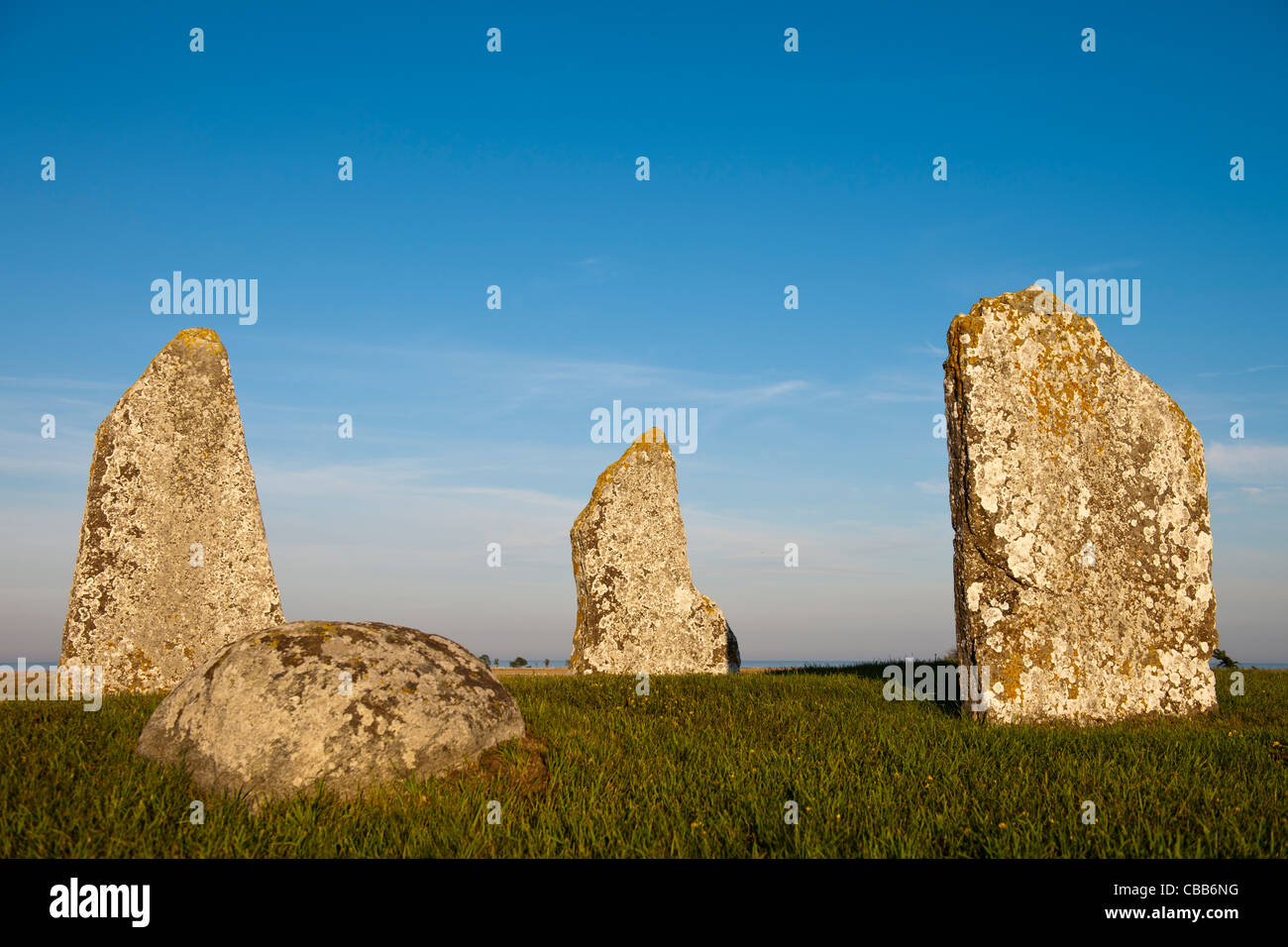 Ring 3 stones hi-res stock photography and images - Alamy