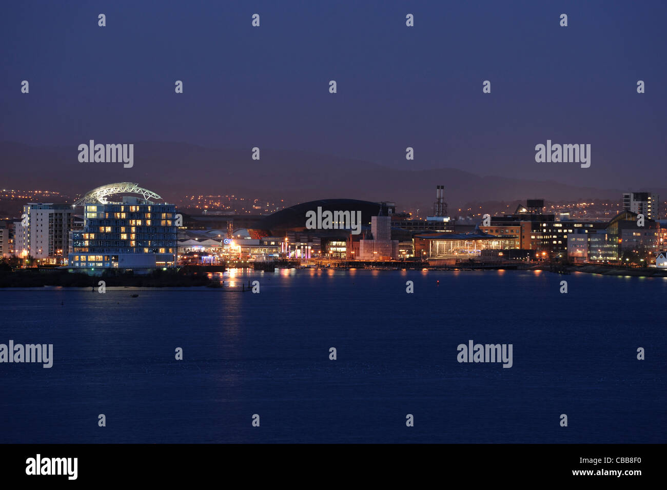 Cardiff skyline hi-res stock photography and images - Alamy