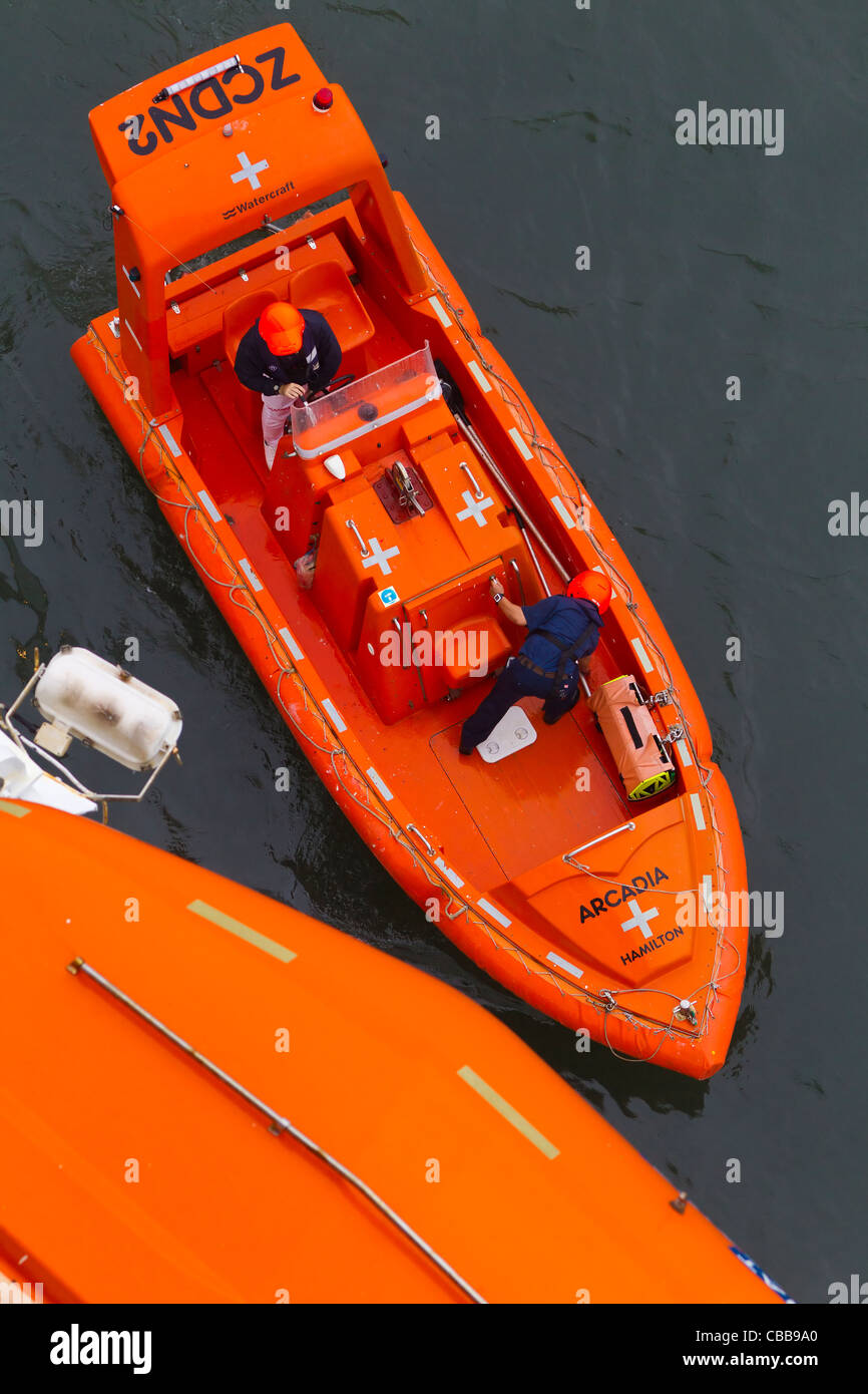 P&O Arcadia Fast Rescue Craft Stock Photo - Alamy