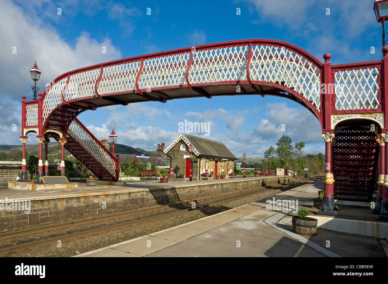 Footbridge Over Train Line High Resolution Stock Photography and Images ...