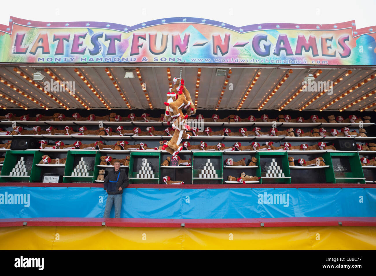 England Traditional Fun Fair Games Stall Stock Photo Alamy england-traditional-fun-fair-games-stall-stock-photo-alamy