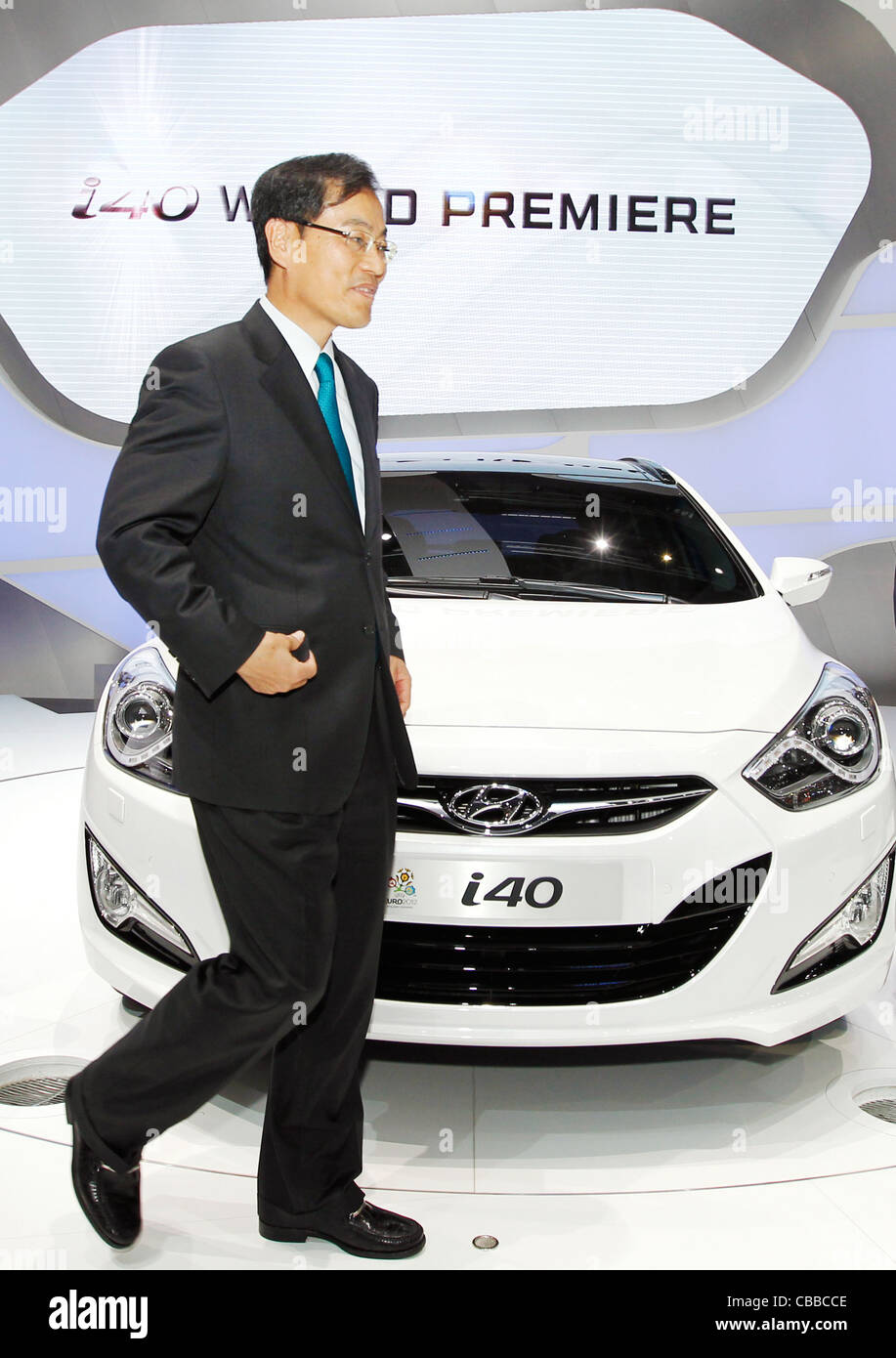 Steve S. Yang (left), CEO and President of Hyundai Motor Company ...