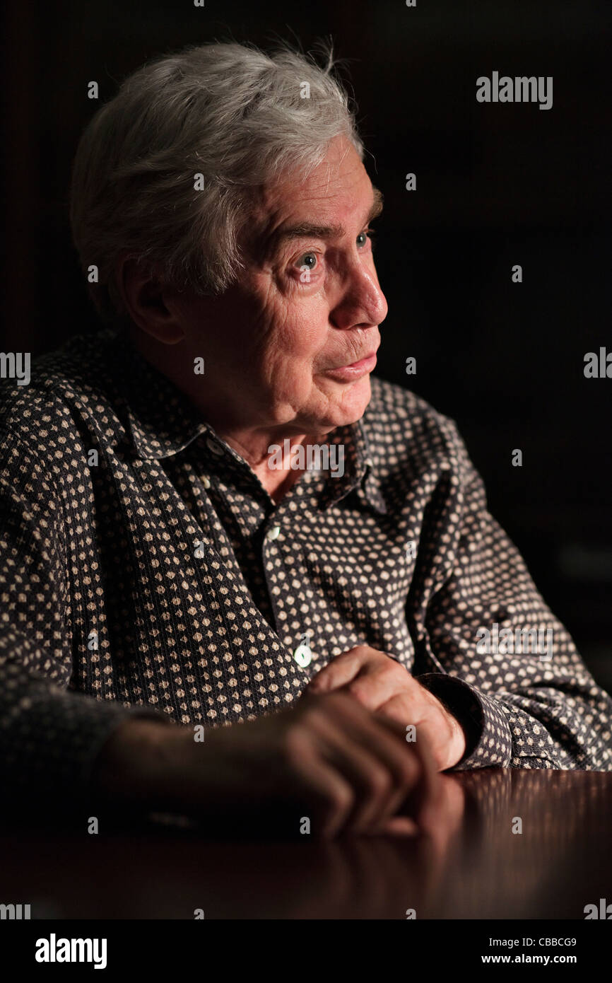 Popularizer hi-res stock photography and images - Alamy