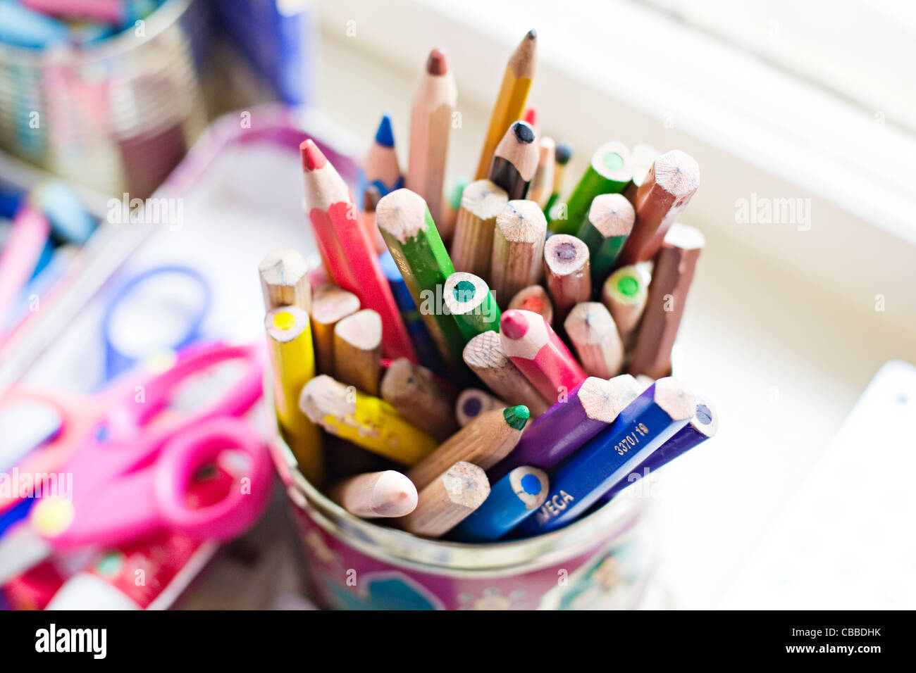 scissors, crayon, colour, pencil Stock Photo - Alamy