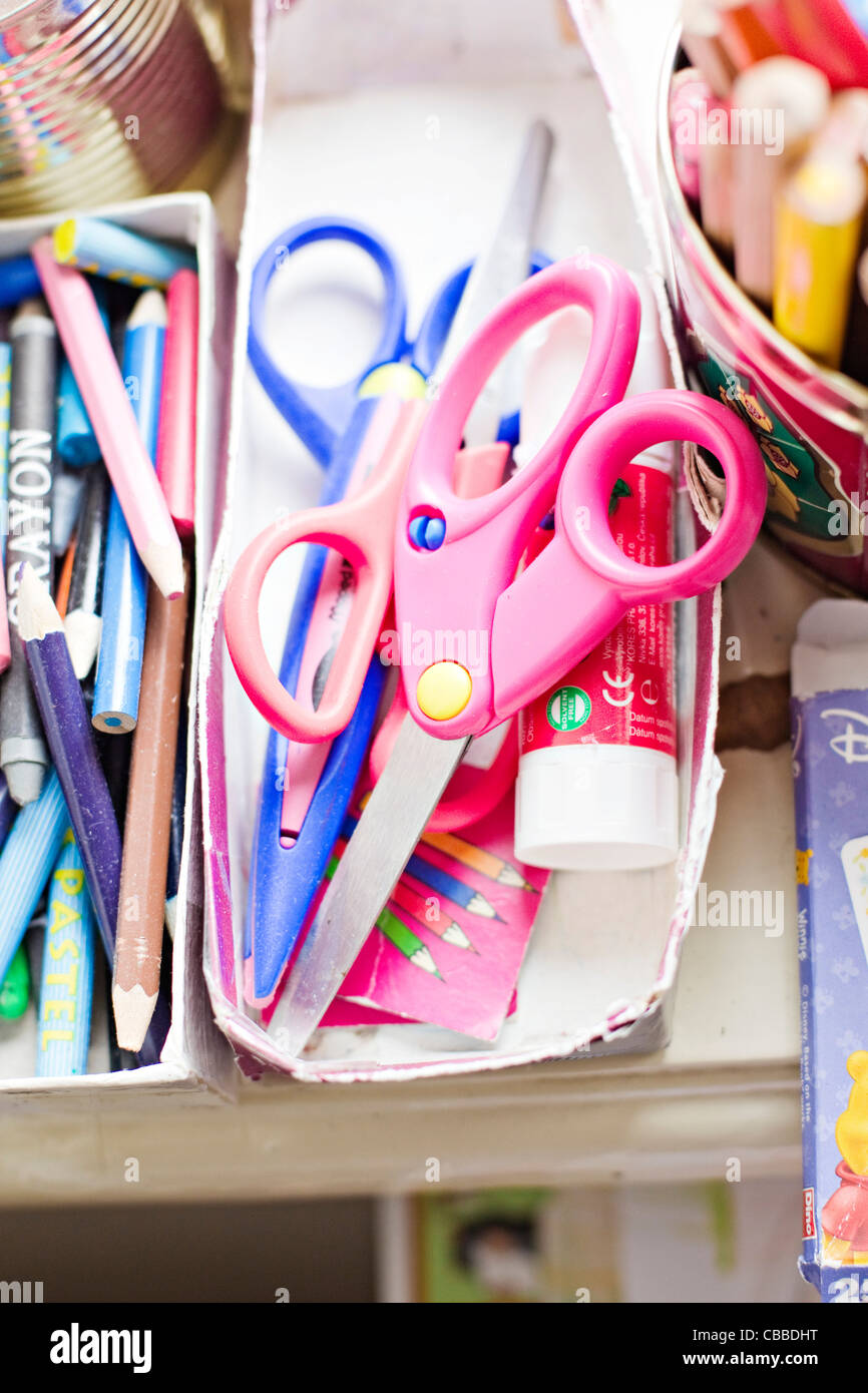 scissors, crayon, colour, pencil Stock Photo - Alamy
