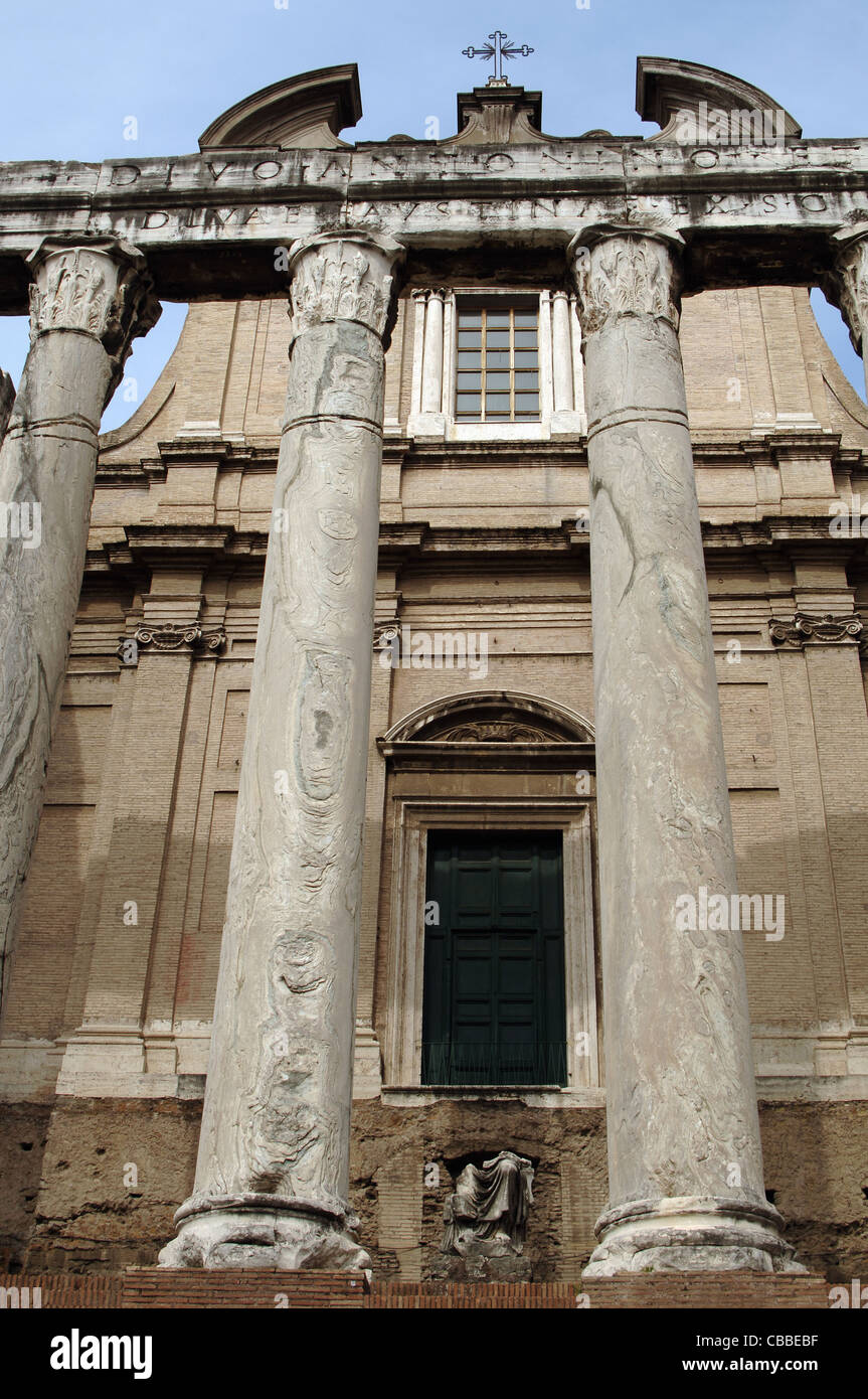 Roman cornice hi-res stock photography and images - Alamy