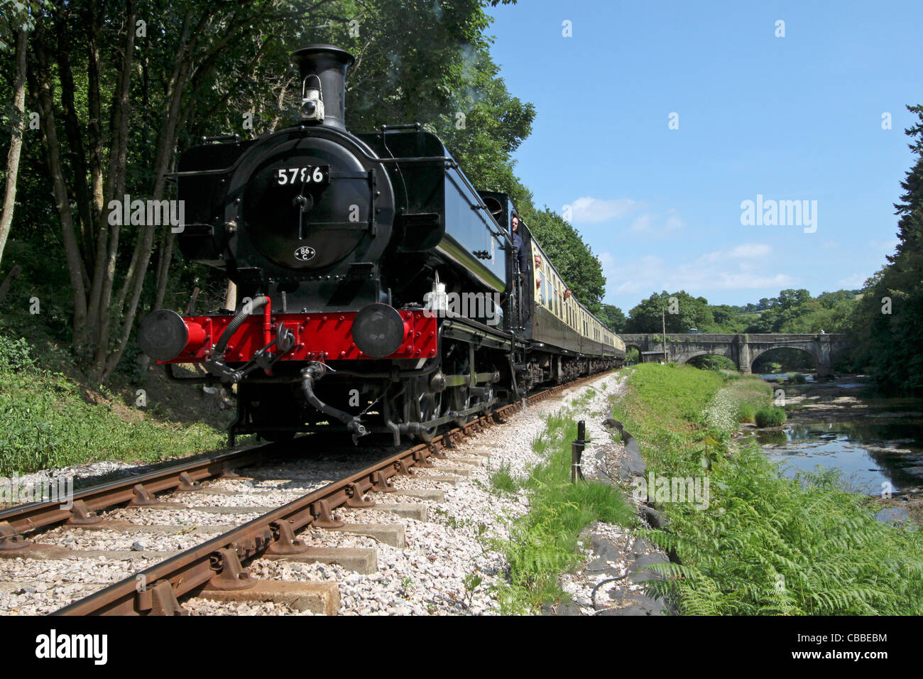Steam train carriages hi-res stock photography and images - Alamy