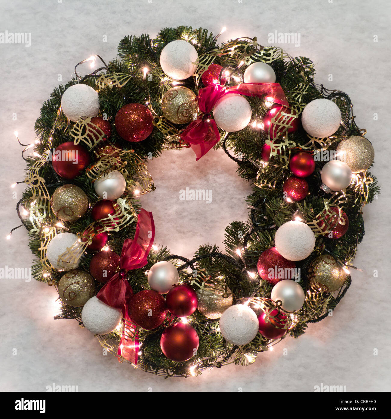 Christmas wreath hi-res stock photography and images - Alamy