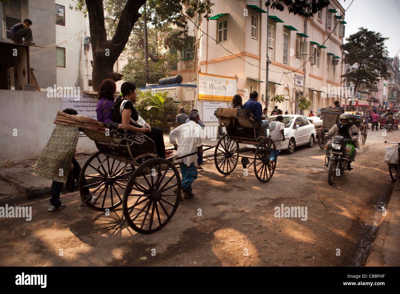 India, West Bengal, Kolkata, Chowringhee, Suddar Street, hand-pulled ...