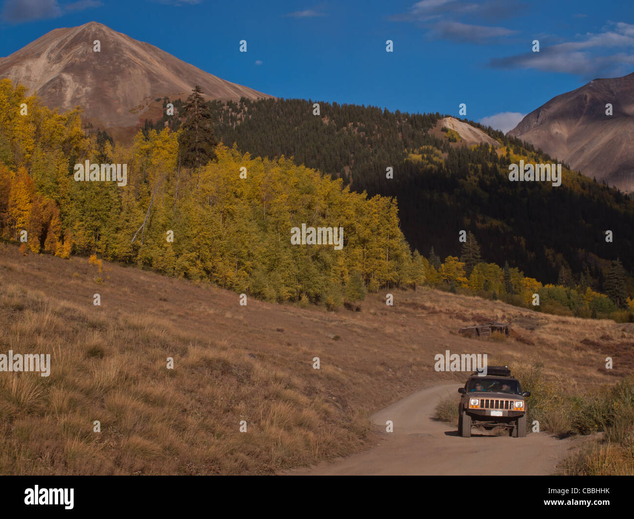 Jeep on Cinnamon Pass in autumn, Colorado Stock Photo - Alamy