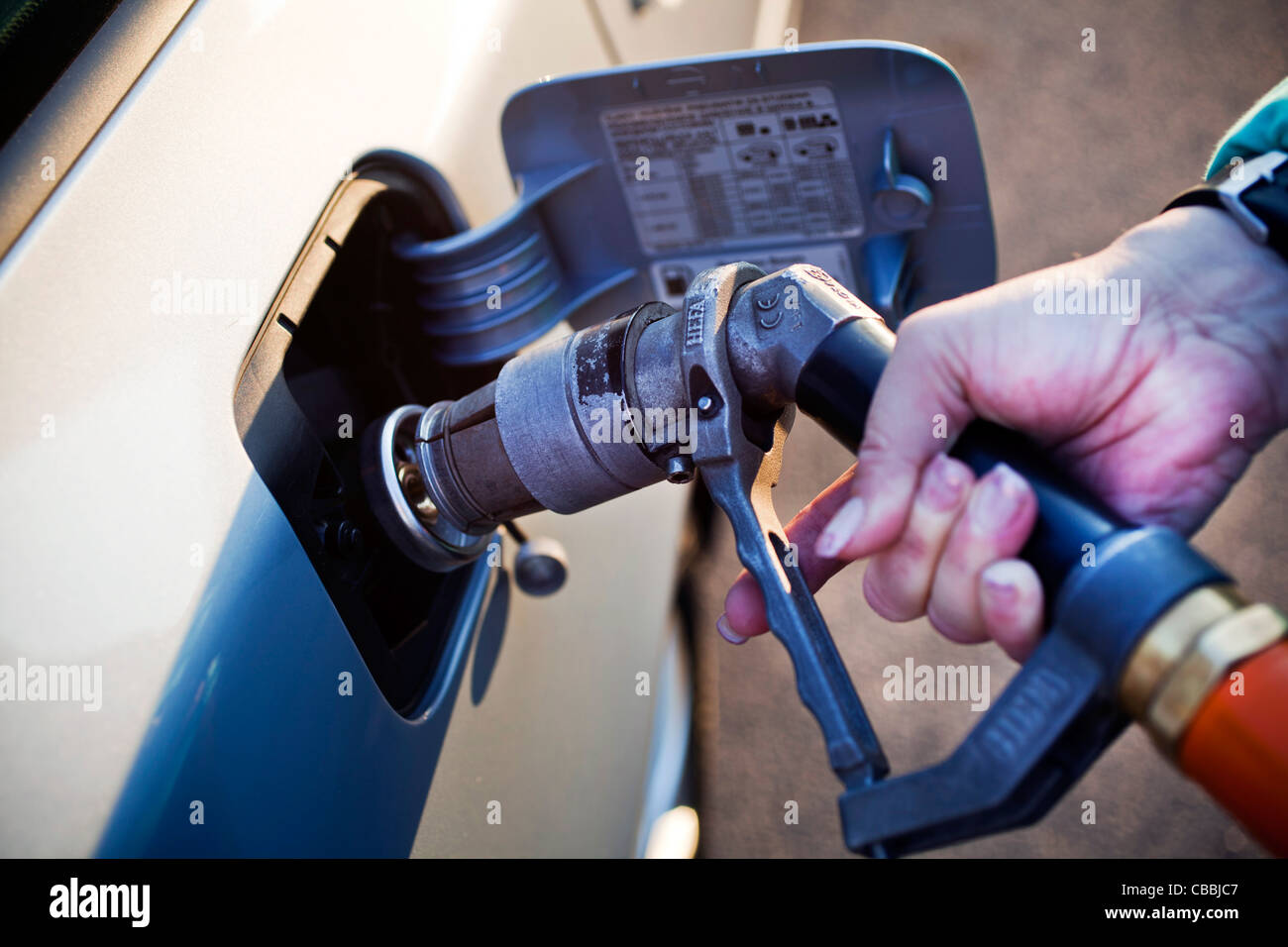 Refuelling, fuelling of LPG, Liquefied petroleum gas, autogas, by LPG ...
