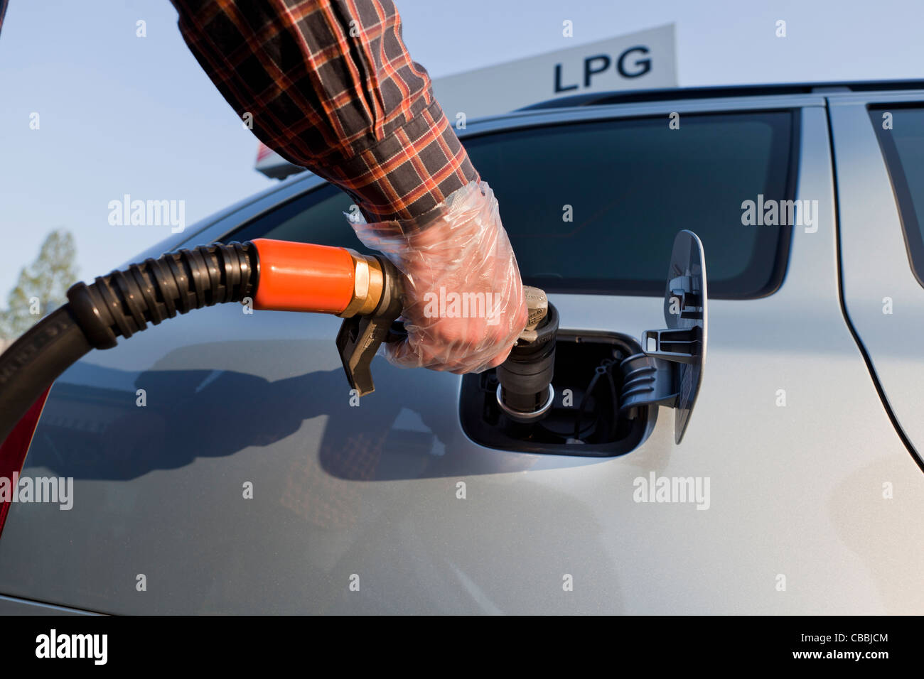 Refuelling, fuelling of LPG, Liquefied petroleum gas, autogas, by LPG ...