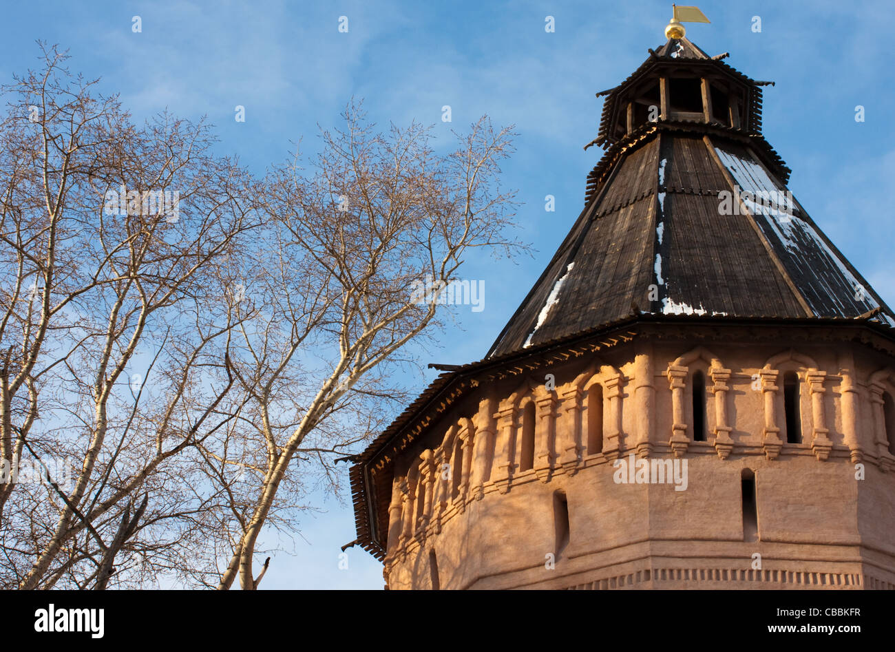 photo of suzdal defensive tower Stock Photo - Alamy