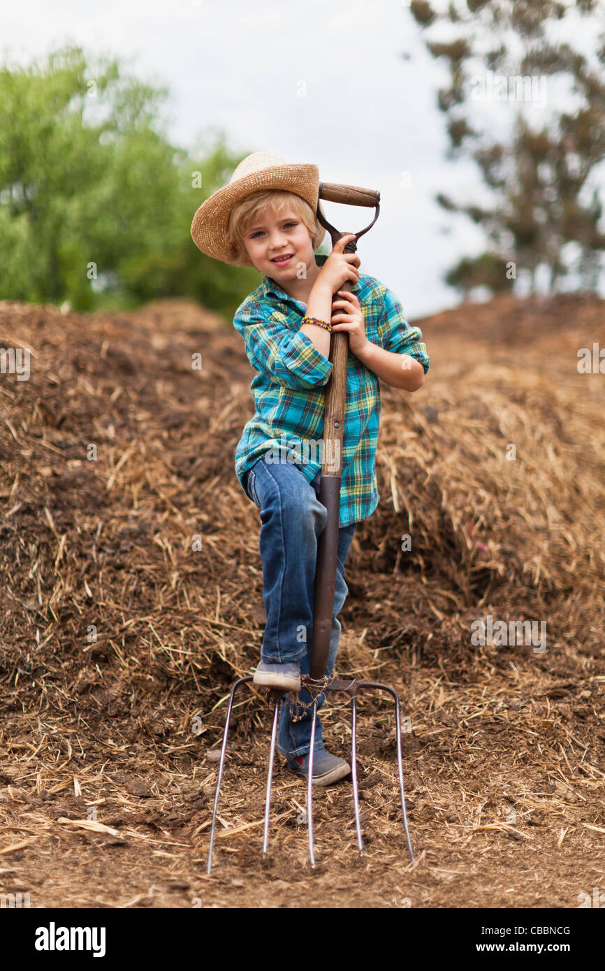 Haystack children hi-res stock photography and images - Alamy