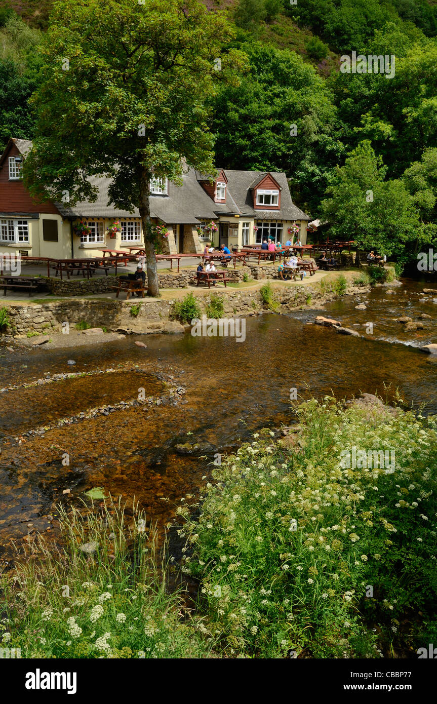 Fingle Bridge Inn by Fingle Bridge and the River Teign in Dartmoor ...