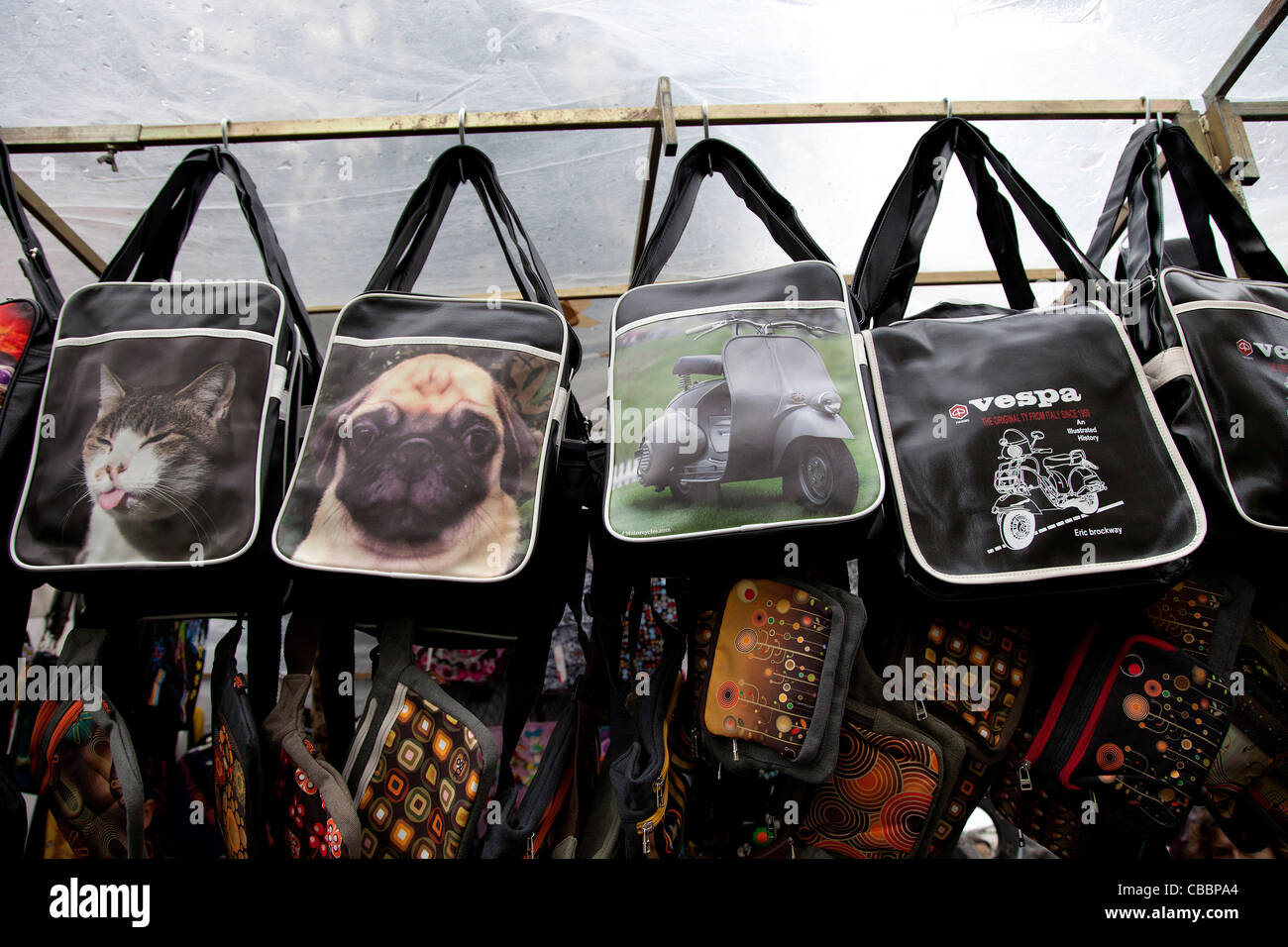 Market spain handbags hi-res stock photography and images - Alamy