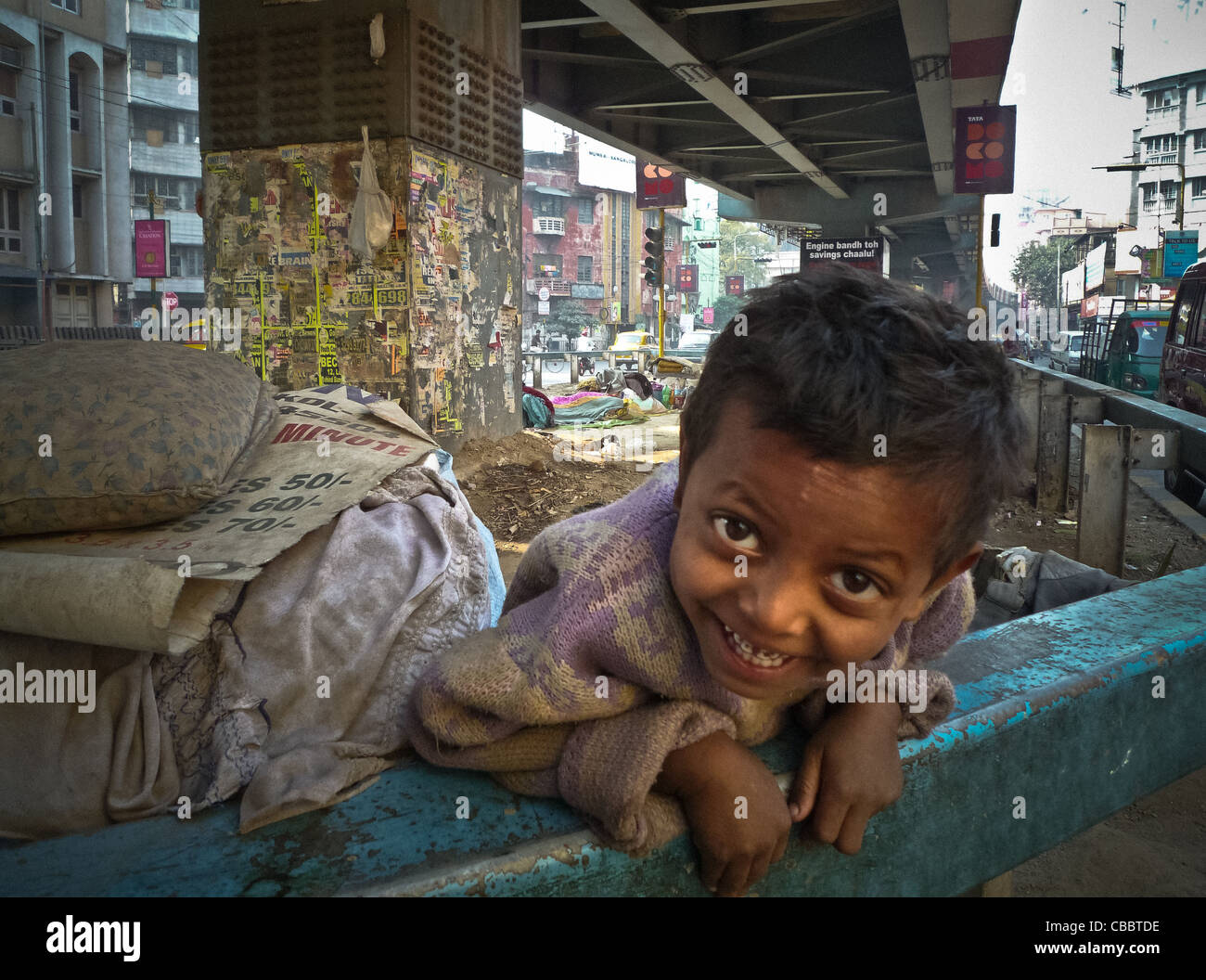 Kolkata city of Faith, Children living under bridges in the business ...