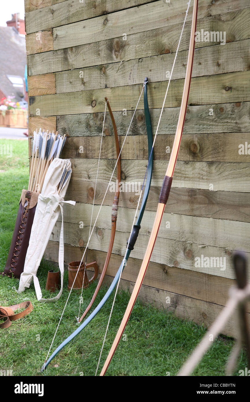 Wooden bows and arrows hi-res stock photography and images - Alamy