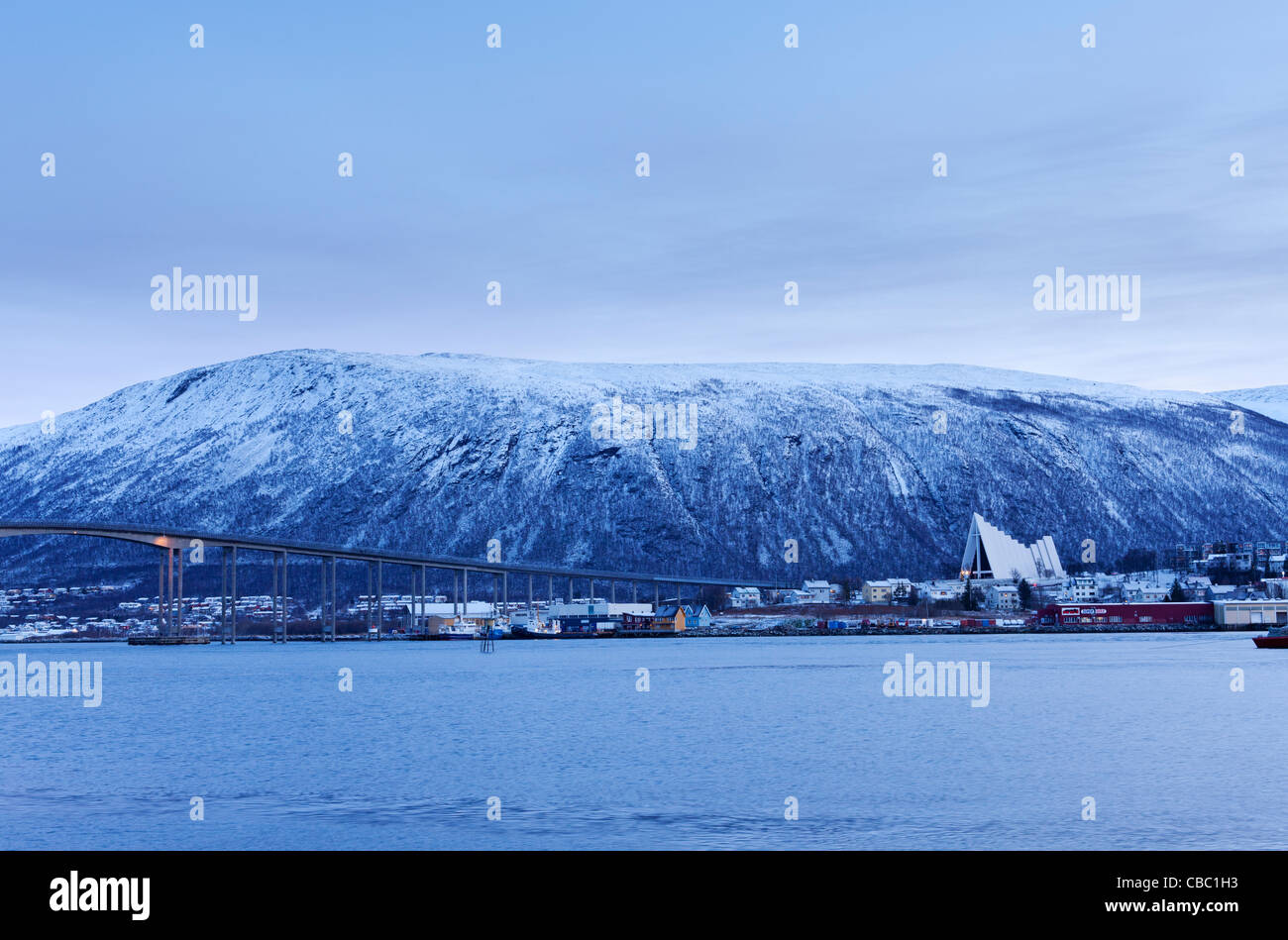 Tromsdalen from the harbour area of Tromsø Stock Photo - Alamy
