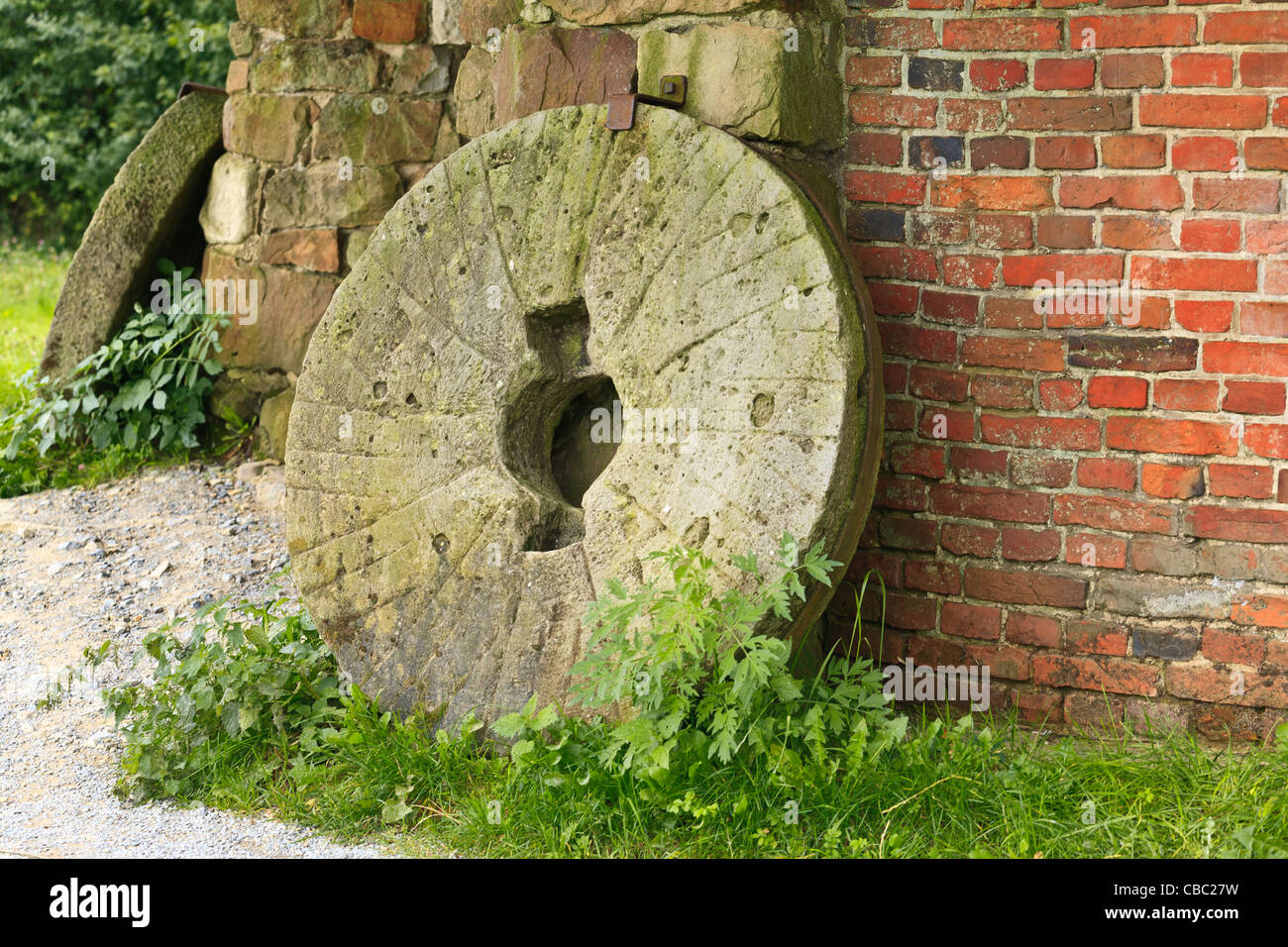 Mill stone hi-res stock photography and images - Alamy