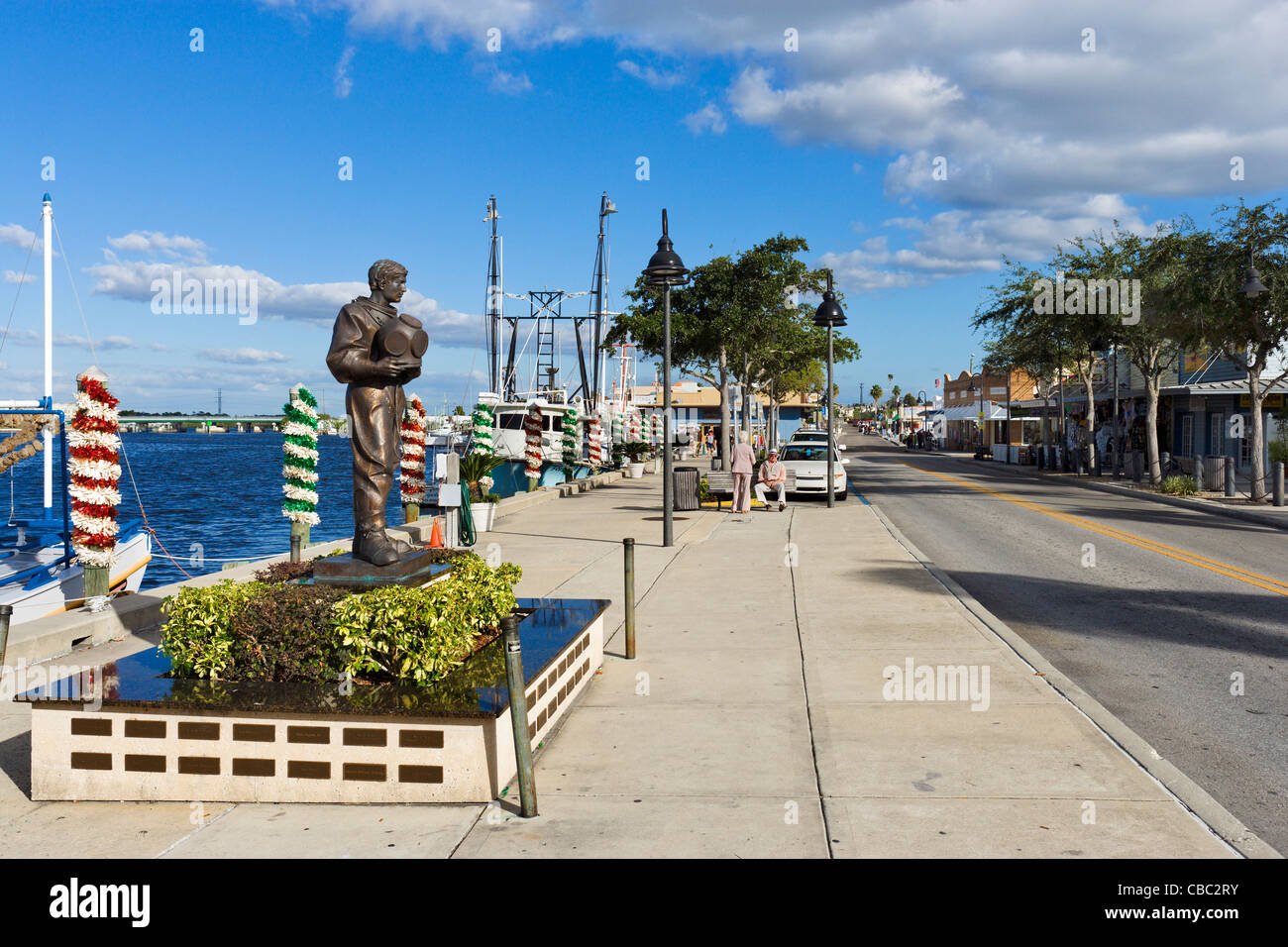 Statue of diver hi-res stock photography and images - Alamy