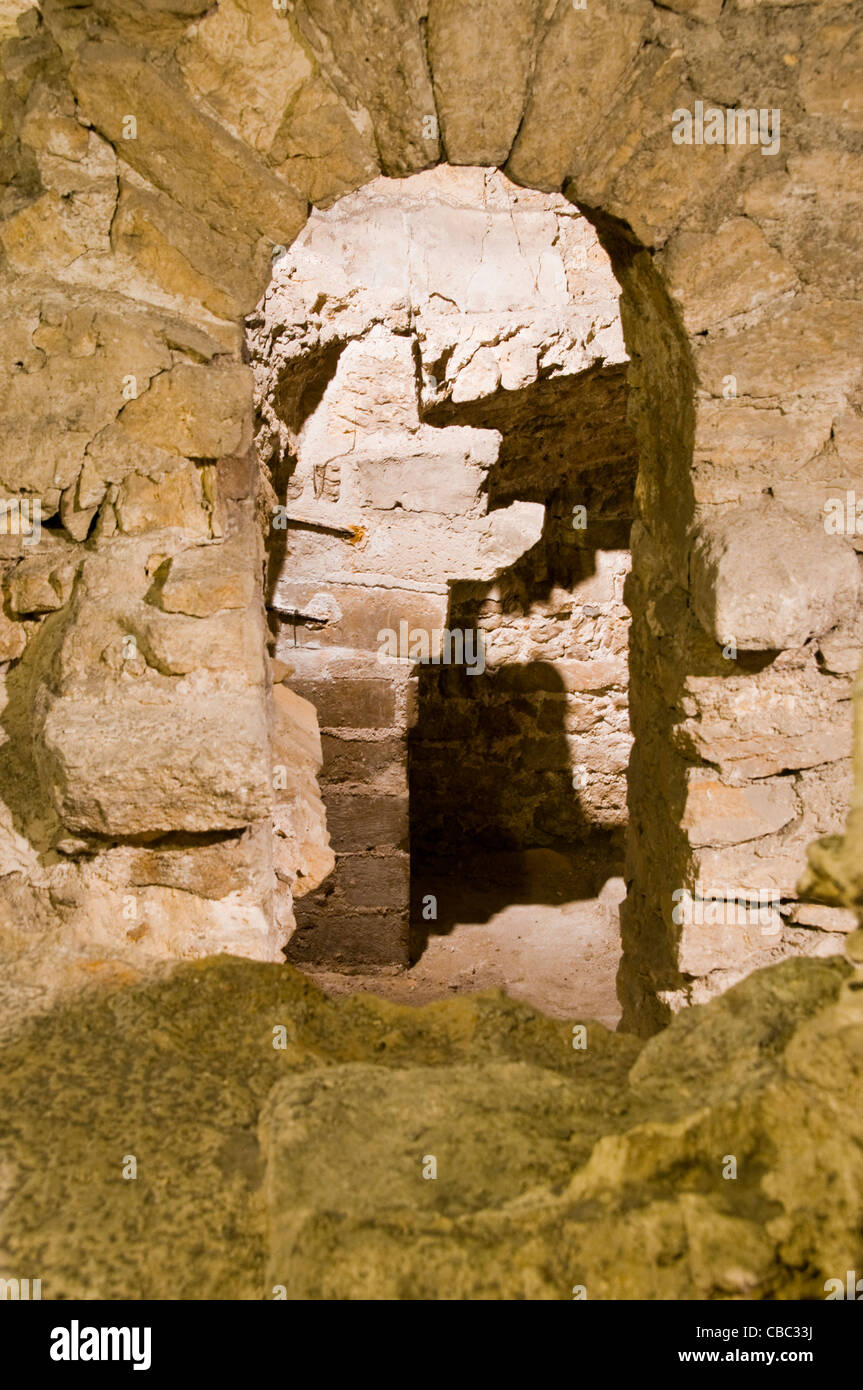 Underground crypt hi-res stock photography and images - Alamy