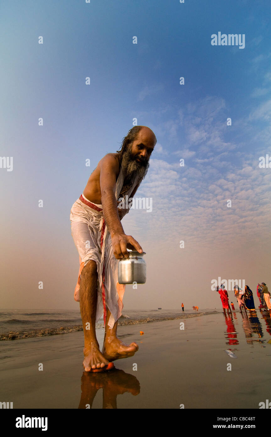 Bathing pilgrim hi-res stock photography and images - Alamy