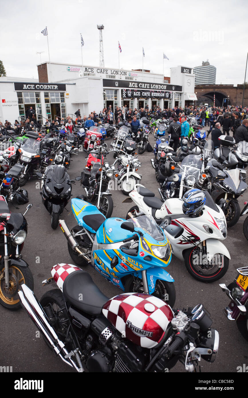 The ace cafe exterior hi-res stock photography and images - Alamy